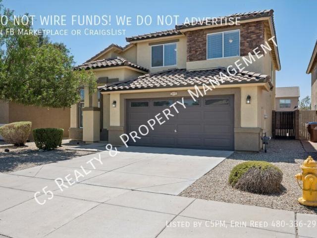 Beautifully Updated 4 Bedroom Home in San Tan Heights!