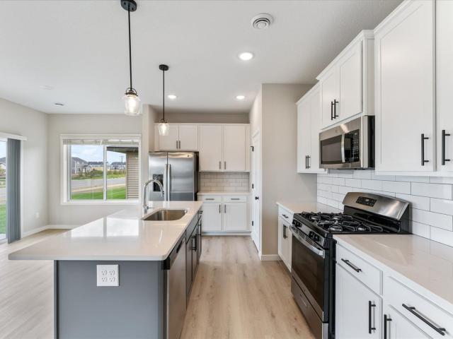 Beautifully Designed Single Family Home, Amenities Galore