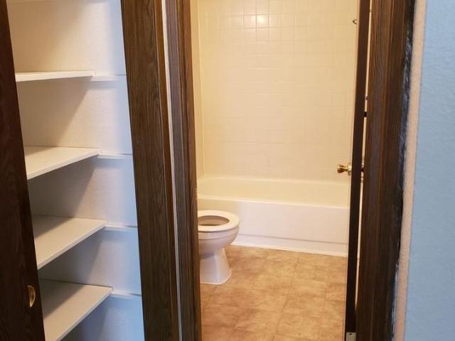 Beautifully Landscaped 1 and 2 bedroom apartments 1 Bedroom Apartment for Rent at 1712 E Fourth Plain Blvd, Vancouver, WA 98661 Rose Village