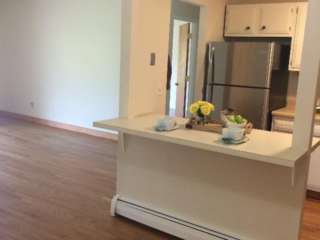 Beautifully maintained condo with open floor plan
