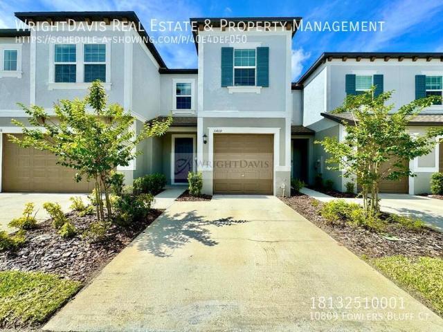 Beautifully Maintained 3/2.5 Home in Cross Creek