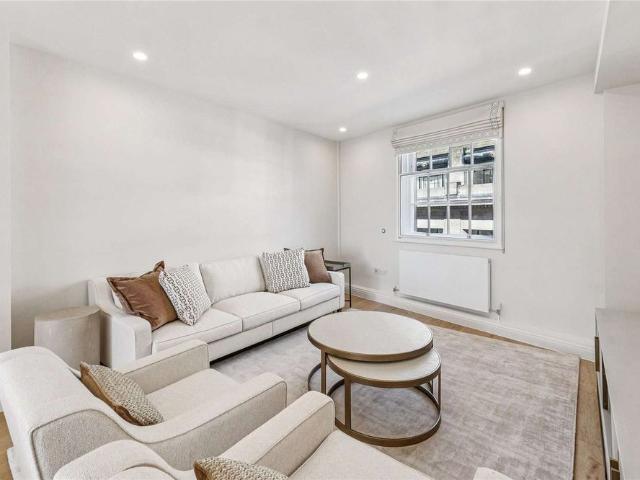 Beautifully presented modern Mayfair apartment
