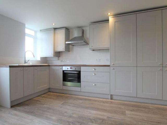 Beautifully presented two double bedroom flat located in a very desirable & central area