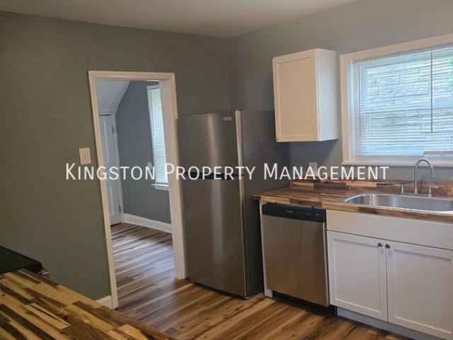 Beautifully Remodeled 3BR Home Inside New Circle Road with Fenced Yard & Off Street Parking
