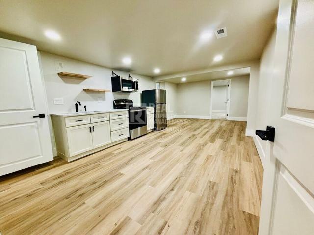 Beautifully Remodeled 2 Bed / 2 Bath Garden Level Home in Prime Denver Location!