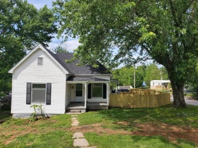 Beautifully Remodeled 2 Bedroom Home in the Heart