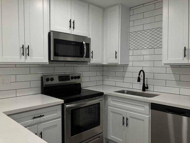 Beautifully Remodeled 2 bedroom, 1 Bath! Full Size washer and dryer! 2 Bedroom Apartment for Rent at 814 N 8th Ave, Phoenix, AZ 85007