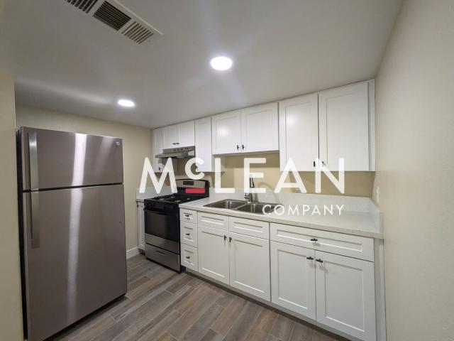Beautifully Remodeled Complex in Cathedral City! MOVE IN SPECIAL! $1000 OFF FIRST MONTH'S RENT!