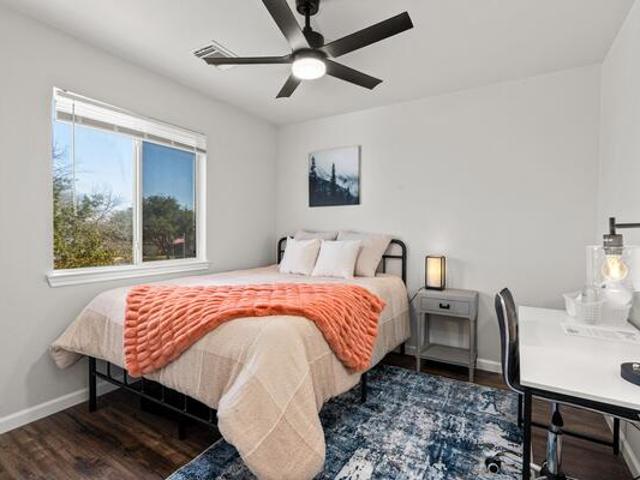 Beautifully remodeled Converse house in peaceful neighborhood Very spacious home with fully updated kitchen & new furnishings throughout!