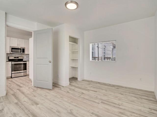 Beautifully Remodeled Apartment Home with Washer/Dryer in Studio Apartment for Rent at 379 E 1st Ave, Salt Lake City, UT 84103 Greater Avenues