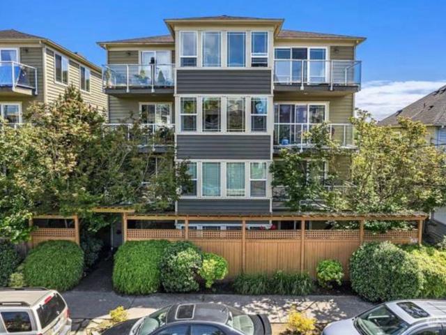 Beautifully Remodeled Ballard Condo | Available 9/18