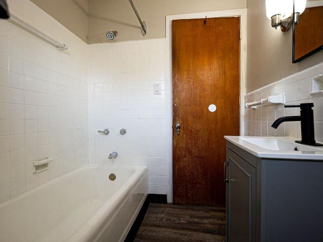 Beautifully Renovated 10 Unit Apartment Complex 1 Bedroom Apartment for Rent at 1027 17th St Nw, Canton, OH 44703 North Lehman