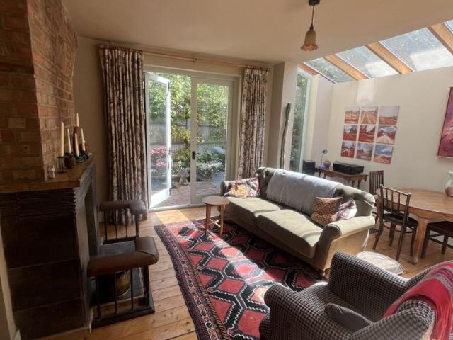 Beautifully Renovated 1930s Family Home Overlooking Nunhead Cemetery — Zone 2 London