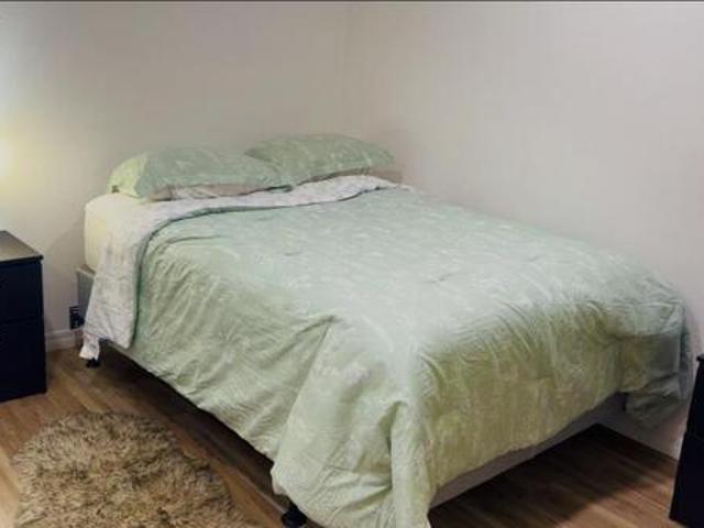 Beautifully Renovated Apartment in Brentwood with Private Bath and Entrance