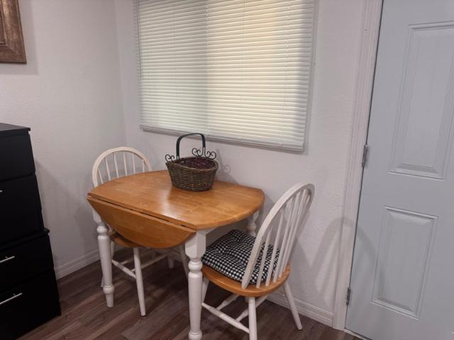 Beautifully Renovated Apartment in Brentwood with