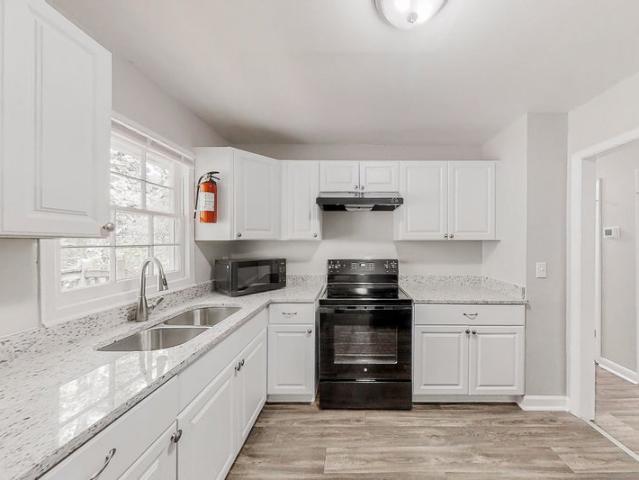 Beautifully Renovated Brick & Blue Home in Decatur