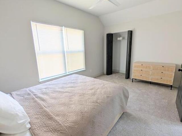 Beautifully Renovated Grove Park Home – Rooms for Rent Furnished and Spacious rooms, No Utilities Bills for Tenants, Free High Speed Wi Fi, Monthly Cleanings, Bus Stop 3 Minutes