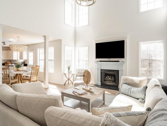 Beautifully Renovated, Spacious & SunFilled Modern