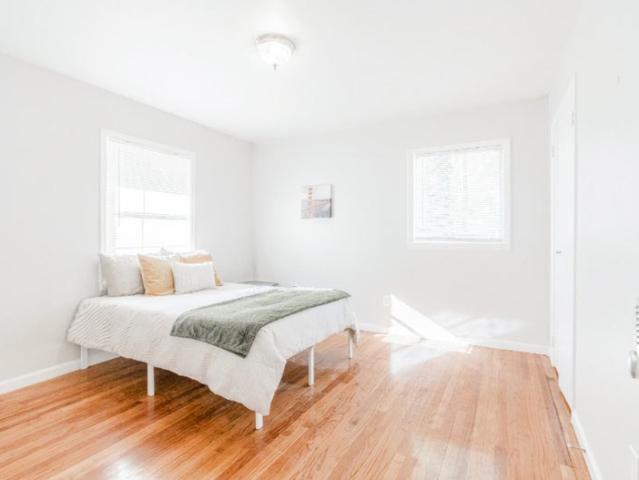 Beautifully reonvated Home in Forest Park, near So