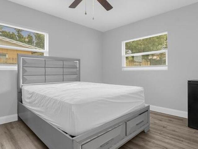 Beautifully Refinished Property In The Heart Of Orlando House Near I4 And Public Transit