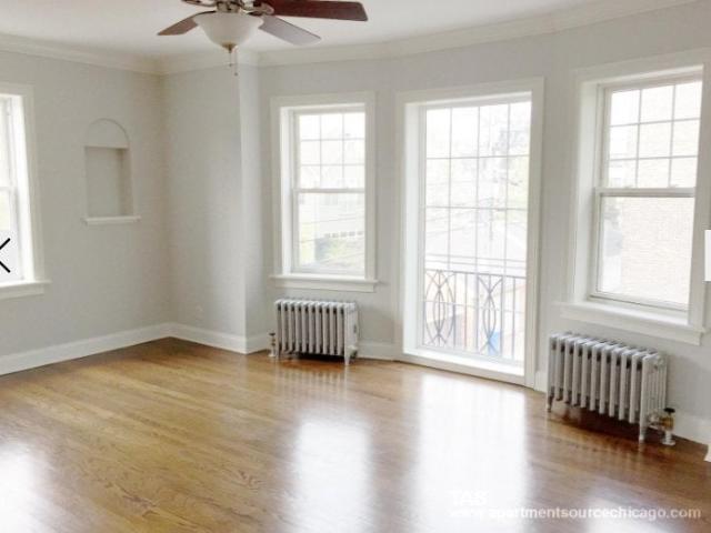 Beautifully rehabbed _bed in Ravenswood