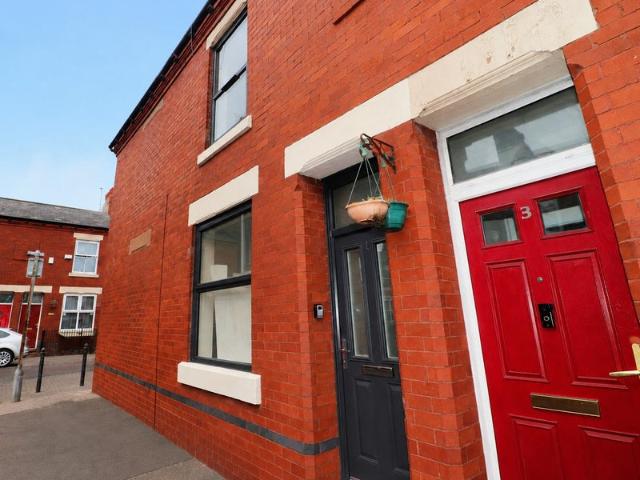 Beautifully Spacious 4‑Bed Home in Salford M6
