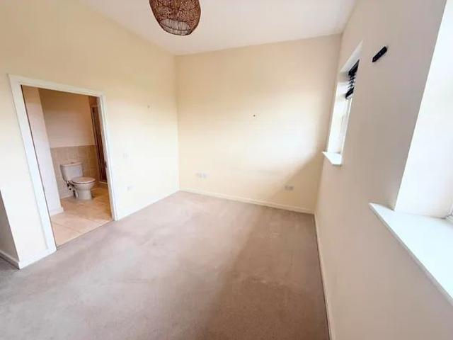 Beauvais Square, Bedford, MK42