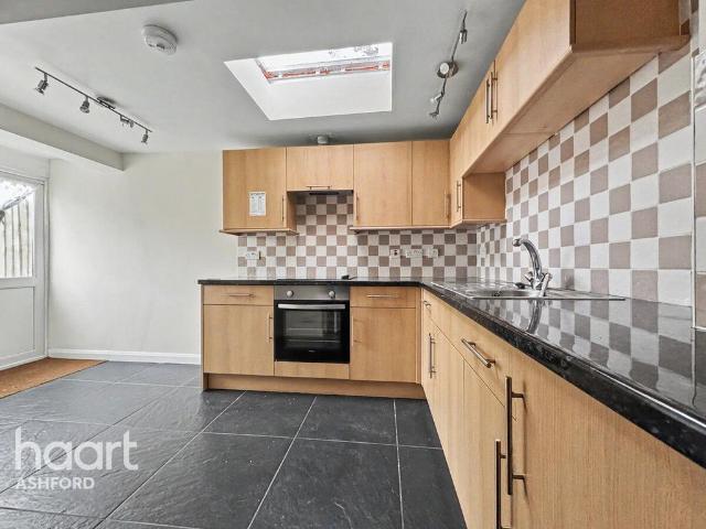 Beaver Road, ASHFORD 1 bed apartment to rent £1,000 pcm £231 pw