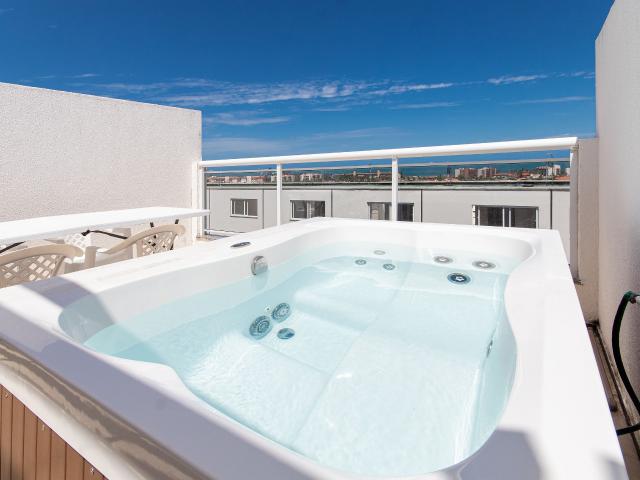 Beach Townhouses Triplex c/ Jacuzzi by Carpediem
