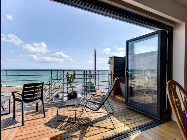 `Beach Cottage` Brighton Road, Lancing 2 bed detached house to rent £9,858 pcm £2,275 pw