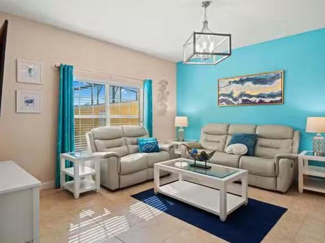 Beach Palm Avenue