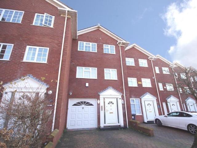Beach Priory Gardens, Southport PR8 2 bed townhouse to rent £34,667 pcm £8,000 pw