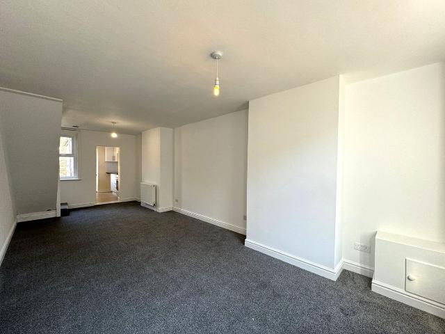 Beach Street, Sheerness ME12, 2 bed terraced house to rent, £1,100 pcm | PrimeLocation
