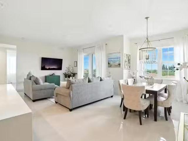 Beachcomber Avenue
