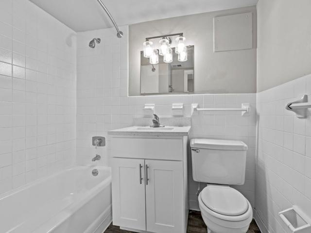 Beacon 303 1 Bedroom Apartment for Rent at 303 Effingham St, Portsmouth, VA 23704