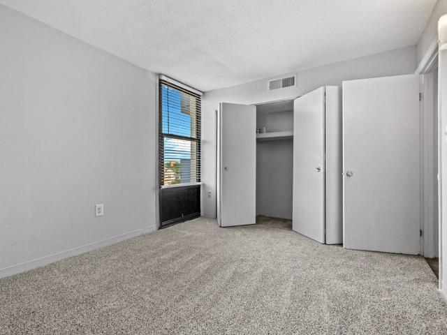 Beacon 303 1 Bedroom Apartment for Rent at 303 Effingham St, Portsmouth, VA 23704