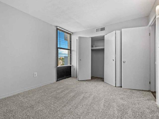 Beacon 303 2 Bedroom Apartment for Rent at 303 Effingham St, Portsmouth, VA 23704