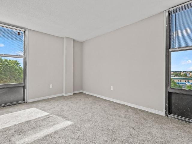 Beacon 303 3 Bedroom Apartment for Rent at 303 Effingham St, Portsmouth, VA 23704