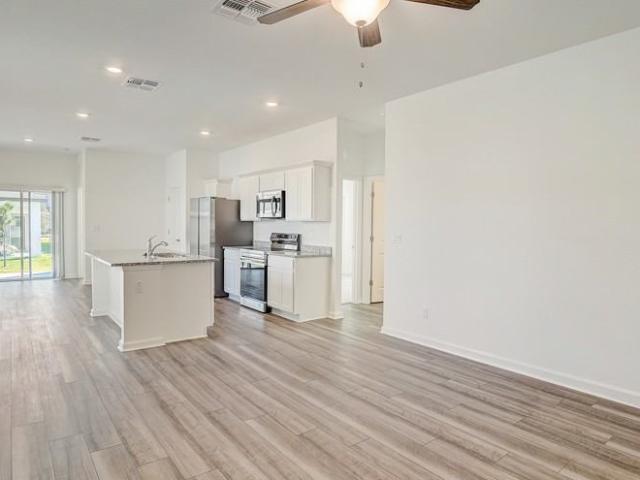 Beacon at Clinton Corners Rental Homes 3 Bedroom Apartment for Rent at 11458 Adam Lee Way, Dade City, FL 33525