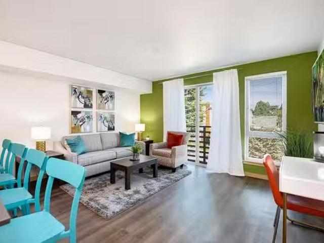 Beacon Ave S