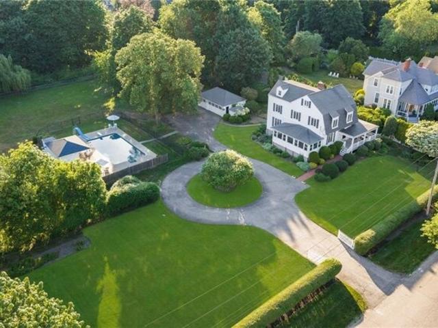 Beacon Ave, Warwick, Home For Sale