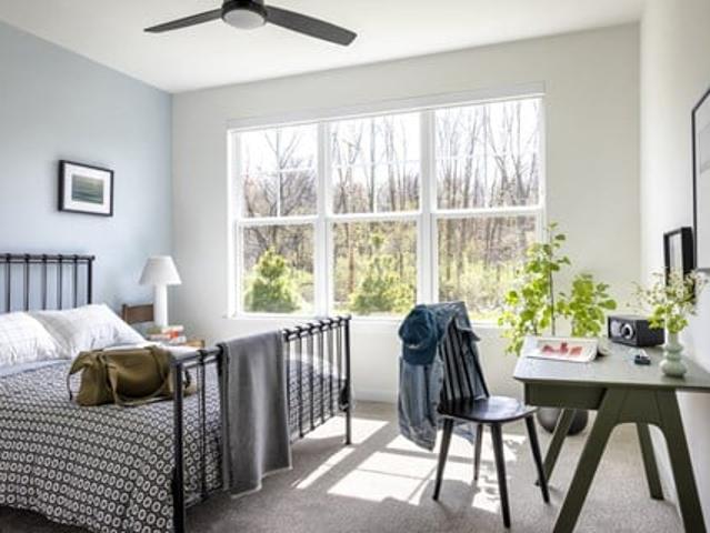 Beacon Hill 2 Bedroom 2 Bath w/Den