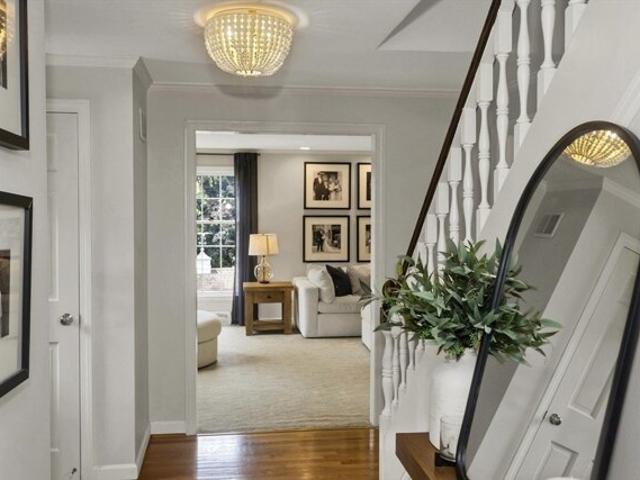Beacon Hill Dr, West Hartford, Home For Sale
