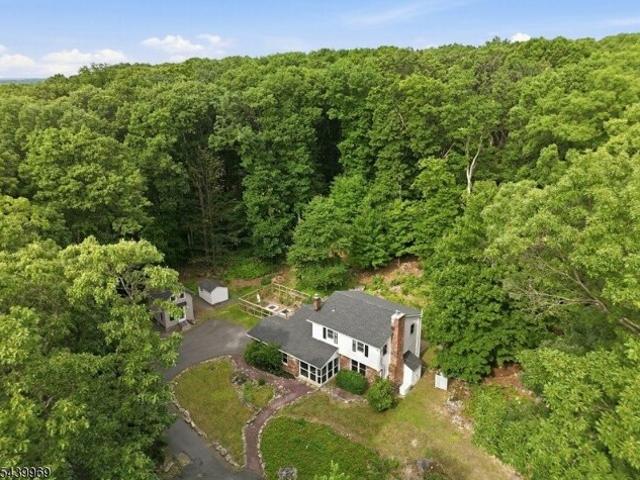 Beacon Hill Rd, Washington Township, Home For Sale