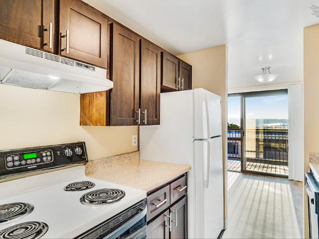 Beacon View 1 Bedroom Apartment for Rent at 1701 12th Ave S, Seattle, WA 98144 North Beacon Hill