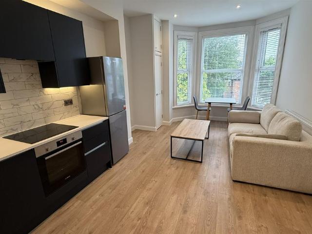 Beaconsfield, Fallowfield M14, 1 bed flat to rent, £1,025 pcm | PrimeLocation