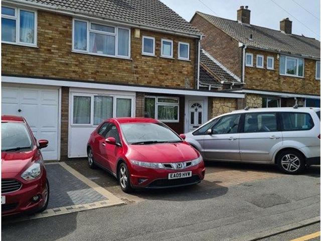 Beaconsfield, Luton LU2, 5 bed semi detached house to rent, £1,800 pcm | PrimeLocation