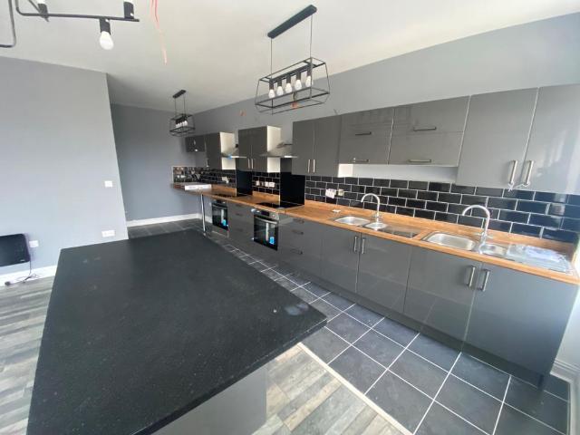 Beaconsfield Street, Nottingham, NG7 5 bed apartment to rent £2,708 pcm £625 pw