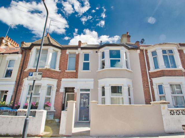 Beaconsfield Road, Willesden NW10, Room to rent, £1,075 pcm | PrimeLocation