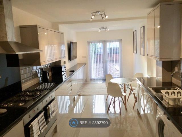 Beaconsfield Road, Coventry CV2, Room to rent, £575 pcm | PrimeLocation